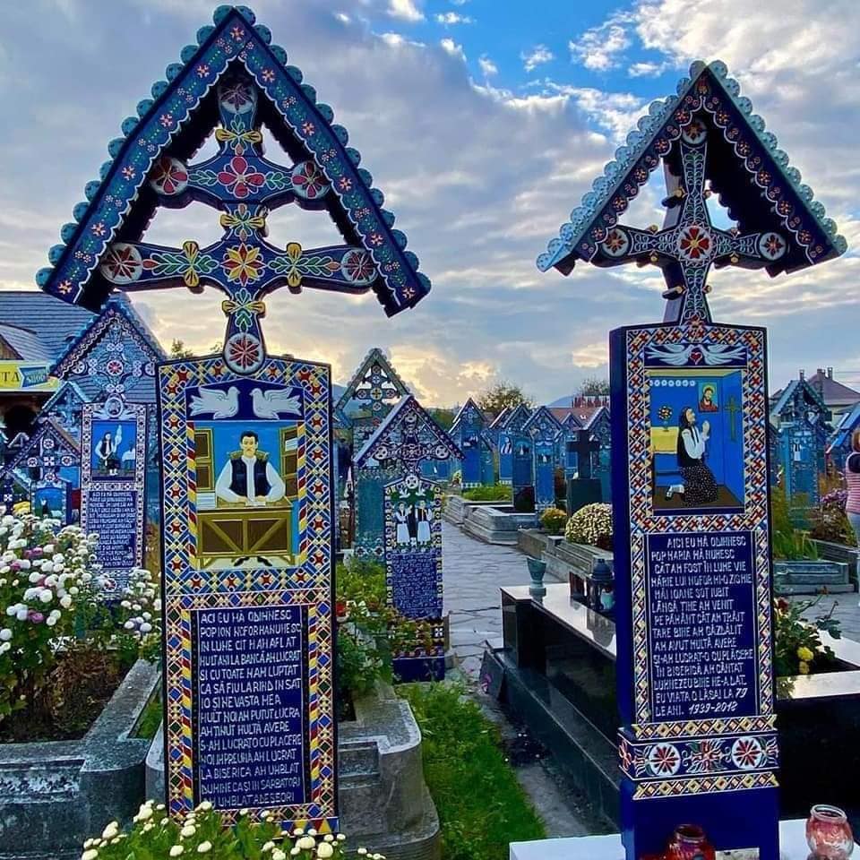 Merry Cemetery of Săpânța: Romania's Joyfully Painted Graveyard Like ...